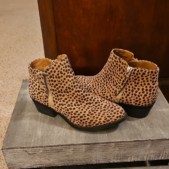 Shoes | Leopard Print Ankle Boots With Gold Zipper | Poshmark